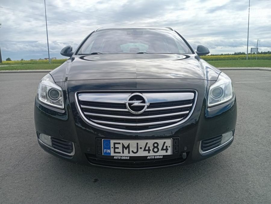 Black Opel Insignia 2013 in Vilnius, with an engine capacity of 2.00 L and mileage of 354 thousand km for 3900 €, photo 3 on AUTOMOTO.COM.LV