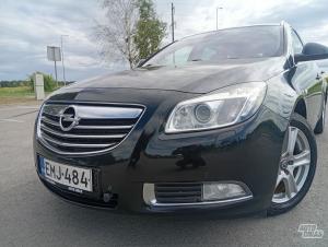 Black Opel Insignia 2013 in Vilnius, with an engine capacity of 2.00 L and mileage of 354 thousand km for 3900 €, photo 12 on AUTOMOTO.COM.LV