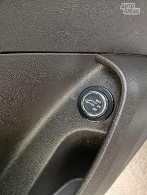 Black Opel Insignia 2013 in Vilnius, with an engine capacity of 2.00 L and mileage of 354 thousand km for 3900 €, photo 22 on AUTOMOTO.COM.LV