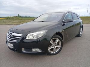 Black Opel Insignia 2013 in Vilnius, with an engine capacity of 2.00 L and mileage of 354 thousand km for 3900 €, photo  on AUTOMOTO.COM.LV