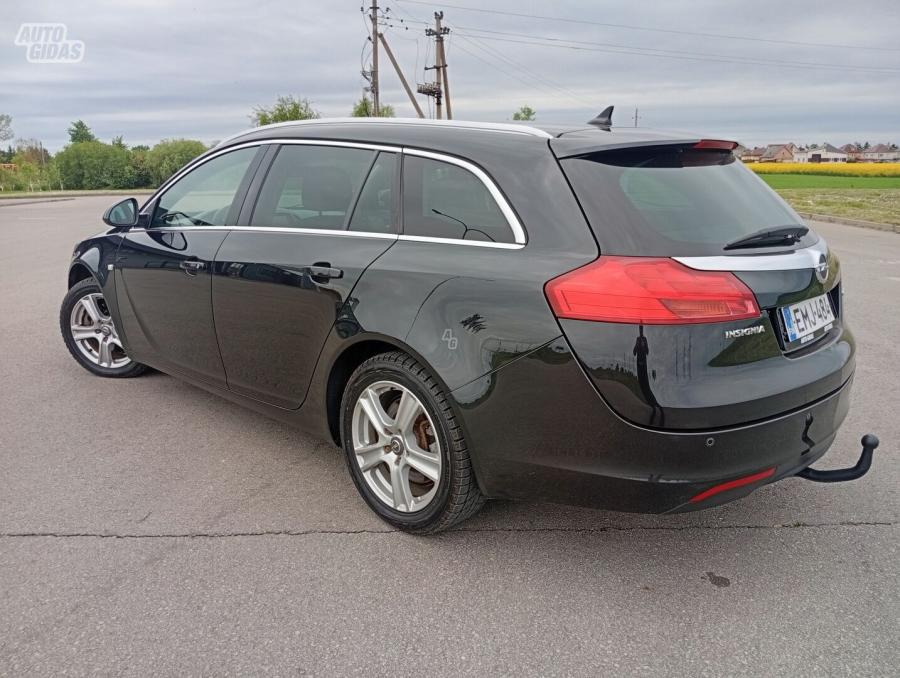 Black Opel Insignia 2013 in Vilnius, with an engine capacity of 2.00 L and mileage of 354 thousand km for 3900 €, photo 5 on AUTOMOTO.COM.LV