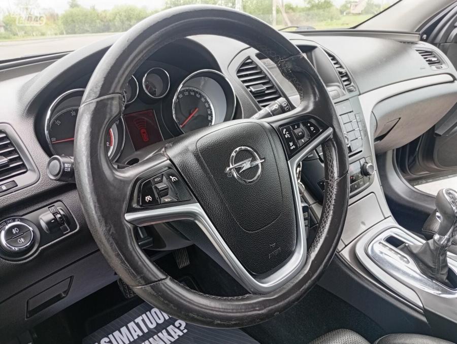 Black Opel Insignia 2013 in Vilnius, with an engine capacity of 2.00 L and mileage of 354 thousand km for 3900 €, photo 26 on AUTOMOTO.COM.LV