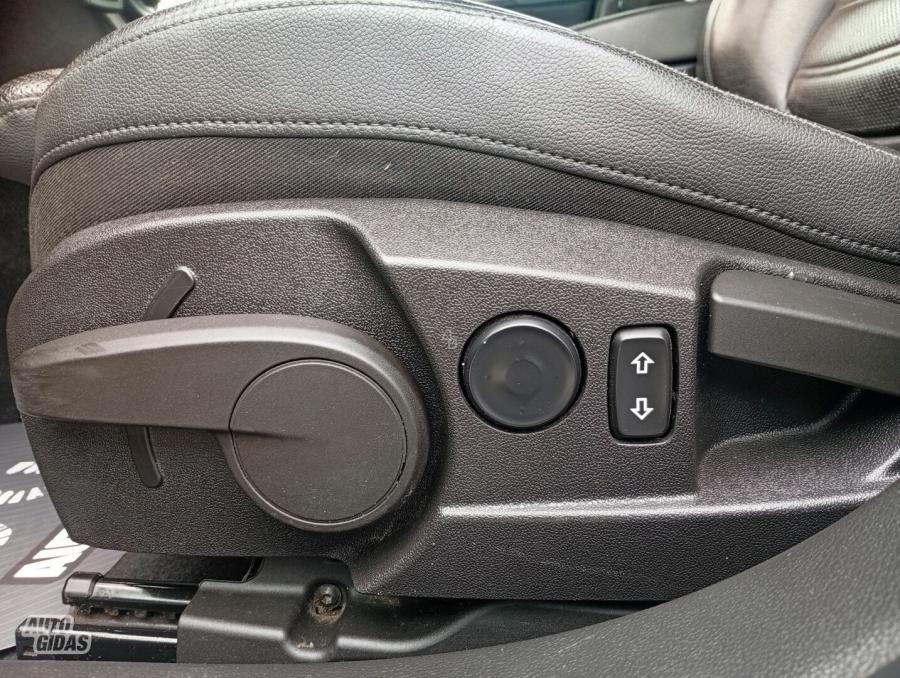 Black Opel Insignia 2013 in Vilnius, with an engine capacity of 2.00 L and mileage of 354 thousand km for 3900 €, photo 32 on AUTOMOTO.COM.LV