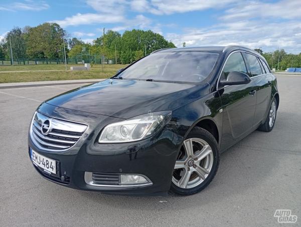 Black Opel Insignia 2013 in Vilnius, with an engine capacity of 2.00 L and mileage of 354 thousand km for 3900 €, photo 1 on AUTOMOTO.COM.LV