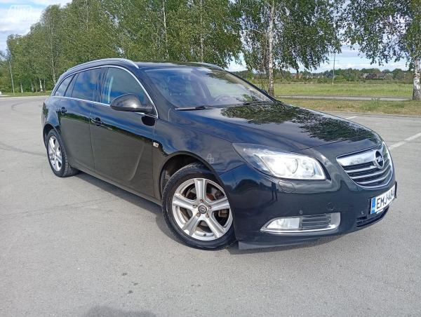 Black Opel Insignia 2013 in Vilnius, with an engine capacity of 2.00 L and mileage of 354 thousand km for 3900 €, photo 3 on AUTOMOTO.COM.LV