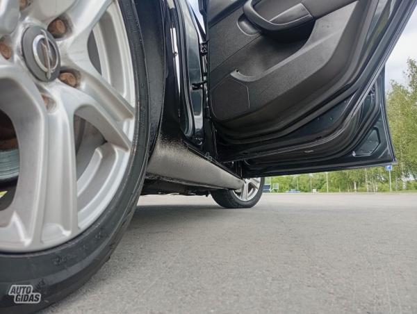 Black Opel Insignia 2013 in Vilnius, with an engine capacity of 2.00 L and mileage of 354 thousand km for 3900 €, photo 10 on AUTOMOTO.COM.LV