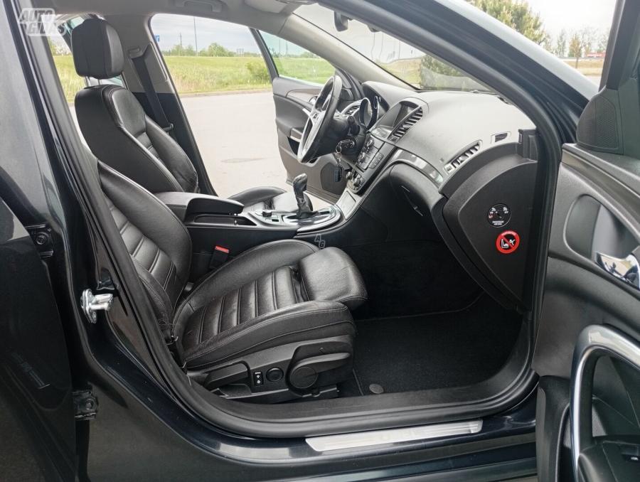 Black Opel Insignia 2013 in Vilnius, with an engine capacity of 2.00 L and mileage of 354 thousand km for 3900 €, photo 18 on AUTOMOTO.COM.LV