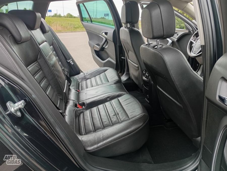 Black Opel Insignia 2013 in Vilnius, with an engine capacity of 2.00 L and mileage of 354 thousand km for 3900 €, photo 24 on AUTOMOTO.COM.LV