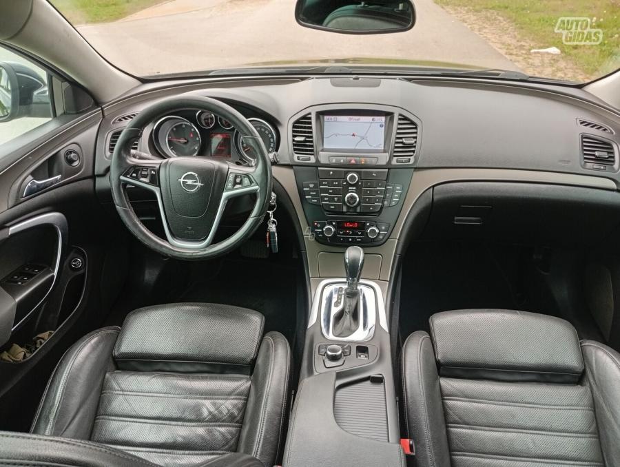 Black Opel Insignia 2013 in Vilnius, with an engine capacity of 2.00 L and mileage of 354 thousand km for 4200 €, photo 21 on AUTOMOTO.COM.LV