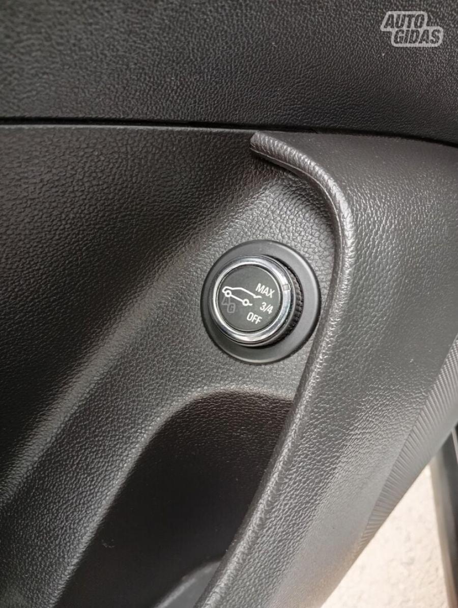 Black Opel Insignia 2013 in Vilnius, with an engine capacity of 2.00 L and mileage of 354 thousand km for 4200 €, photo 28 on AUTOMOTO.COM.LV