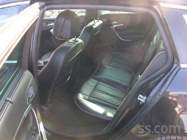 Melns Opel Insignia 2013 Rīga, ar dzinēja tilpumu 2.00 L un nobraukumu 265 tūkst. km par 5950 €, foto 9 vietnē AUTOMOTO.COM.LV