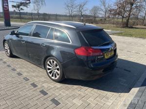 Black Opel Insignia 2013 in Liepaja, with an engine capacity of 2.00 L and mileage of 250 thousand km for 1500 €, photo 3 on AUTOMOTO.COM.LV