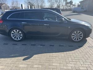 Black Opel Insignia 2013 in Liepaja, with an engine capacity of 2.00 L and mileage of 250 thousand km for 1500 €, photo 4 on AUTOMOTO.COM.LV