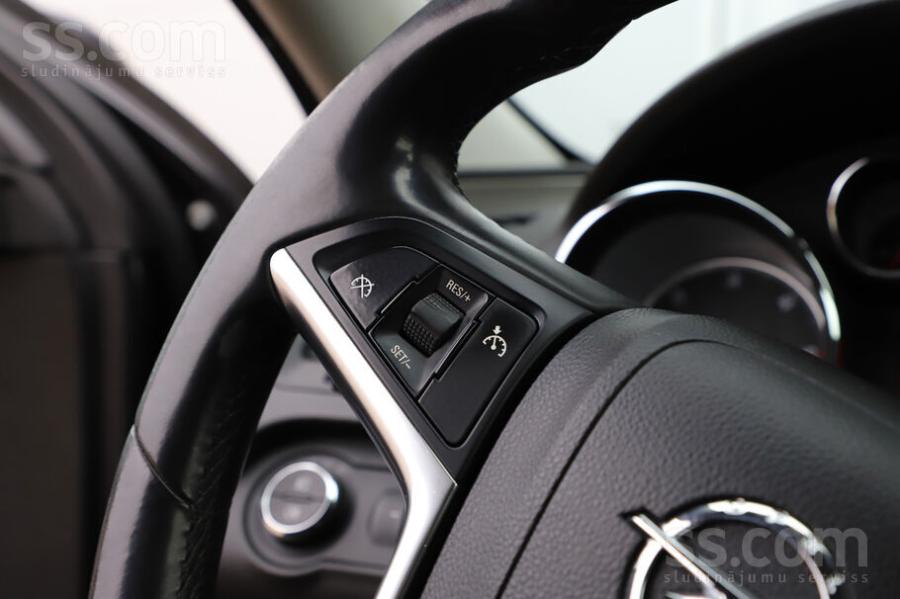 Melns Opel Insignia 2013 Tukums, ar dzinēja tilpumu 2.00 L un nobraukumu 0 tūkst. km par 3990 €, foto 10 vietnē AUTOMOTO.COM.LV