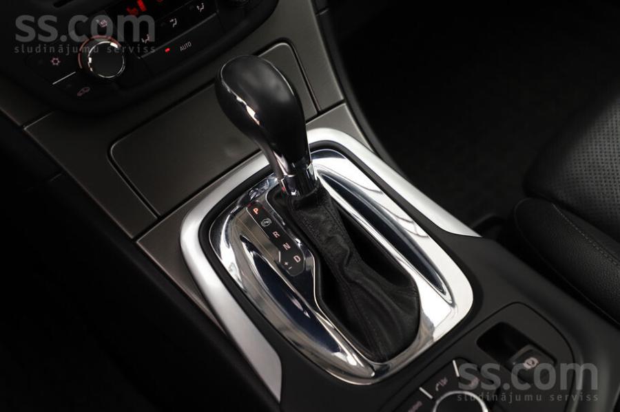 Melns Opel Insignia 2013 Tukums, ar dzinēja tilpumu 2.00 L un nobraukumu 0 tūkst. km par 3990 €, foto 11 vietnē AUTOMOTO.COM.LV