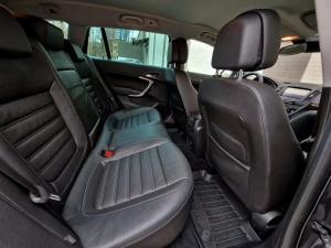 Black Opel Insignia 2013 in Riga, with an engine capacity of 2.00 L and mileage of 203 thousand km for 6390 €, photo 11 on AUTOMOTO.COM.LV