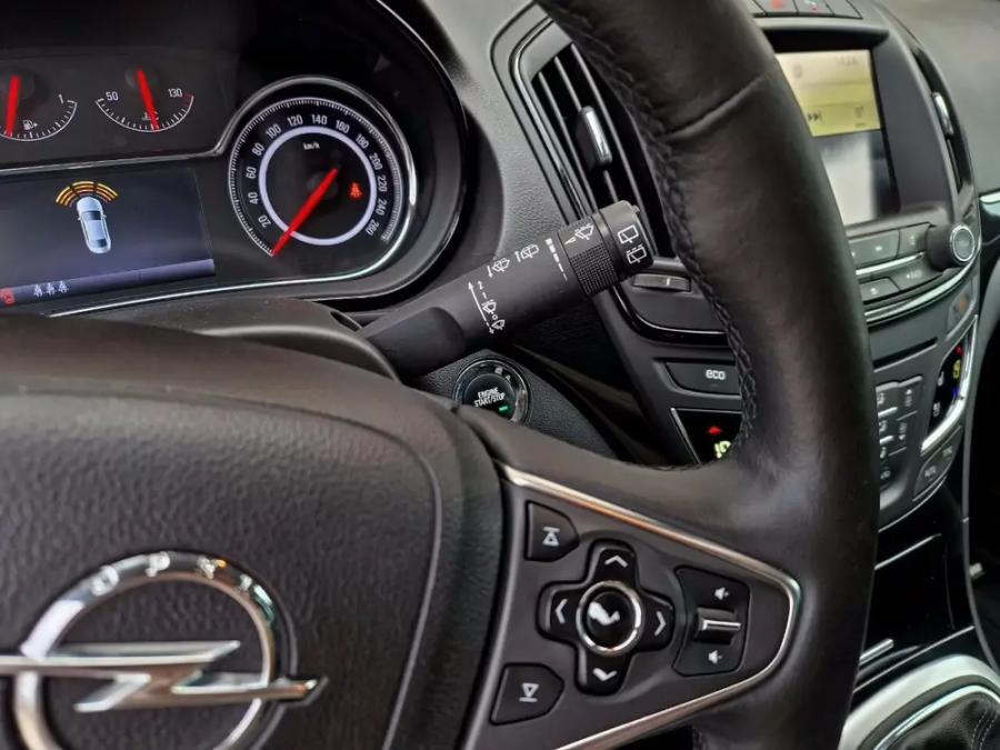 Black Opel Insignia 2013 in Riga, with an engine capacity of 2.00 L and mileage of 203 thousand km for 6390 €, photo 22 on AUTOMOTO.COM.LV
