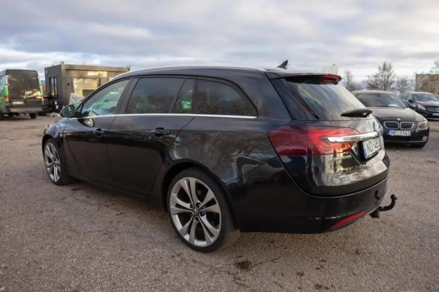 Melns Opel Insignia 2013 Liepāja, ar dzinēja tilpumu 2.00 L un nobraukumu 328 tūkst. km par 7600 €, foto 1 vietnē AUTOMOTO.COM.LV