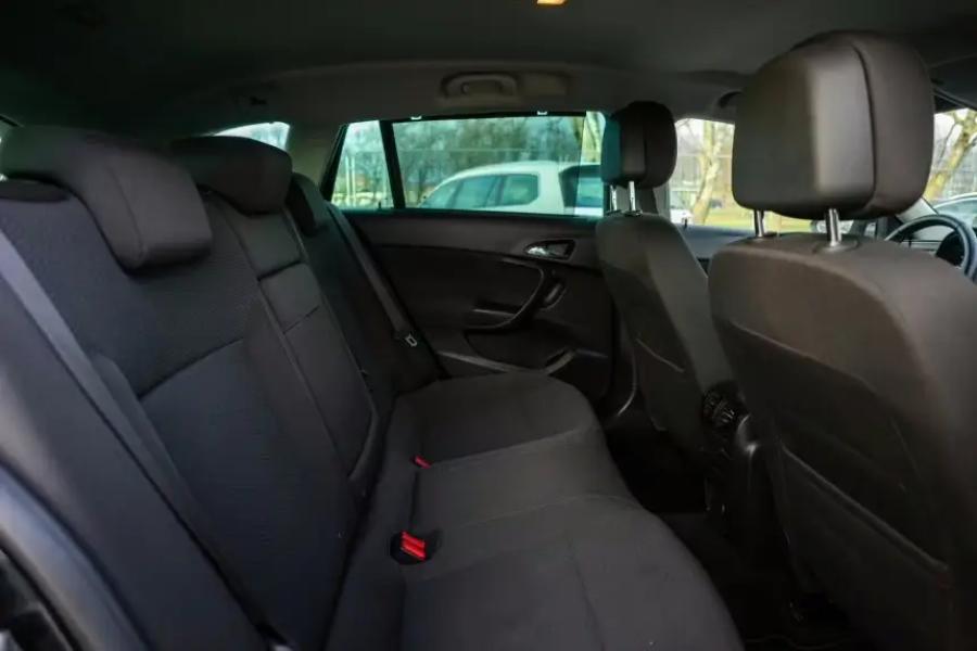 Melns Opel Insignia 2013 Liepāja, ar dzinēja tilpumu 2.00 L un nobraukumu 328 tūkst. km par 7600 €, foto 12 vietnē AUTOMOTO.COM.LV