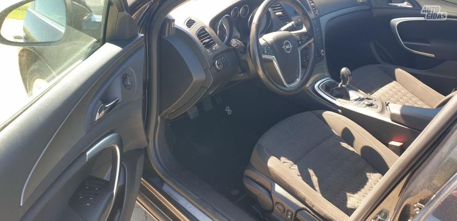 Black Opel Insignia 2013 in Kedainiai, with an engine capacity of 2.00 L and mileage of 278 thousand km for 3350 €, photo 15 on AUTOMOTO.COM.LV