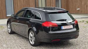 Black Opel Insignia 2013 in Raseiniai, with an engine capacity of 1.96 L and mileage of 297 thousand km for 3299 €, photo 7 on AUTOMOTO.COM.LV