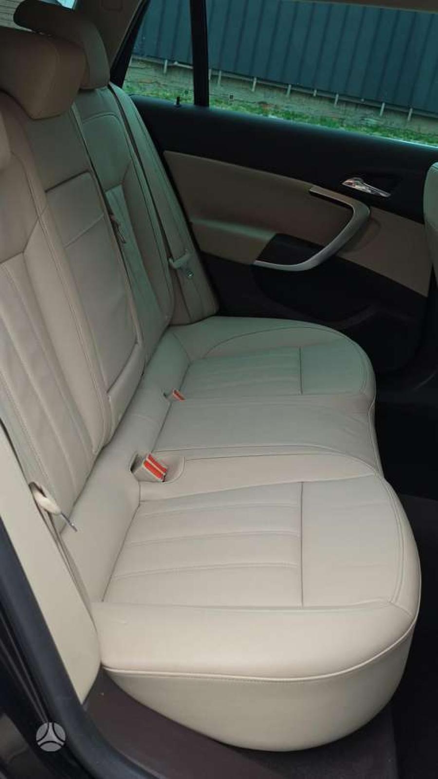 Black Opel Insignia 2013 in Raseiniai, with an engine capacity of 1.96 L and mileage of 297 thousand km for 3299 €, photo 19 on AUTOMOTO.COM.LV