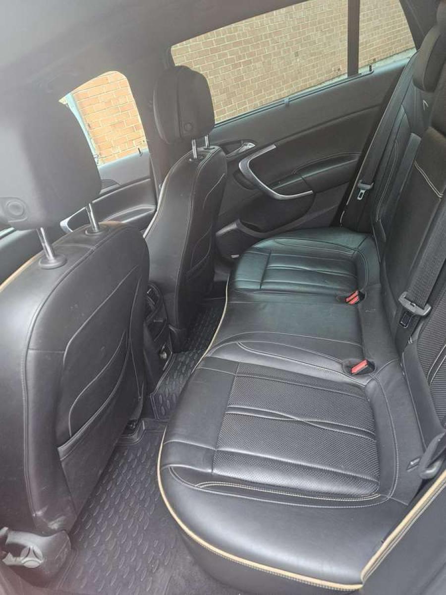 Melns Opel Insignia 2013 Bauska, ar dzinēja tilpumu 1.96 L un nobraukumu 266 tūkst. km par 6500 €, foto 11 vietnē AUTOMOTO.COM.LV