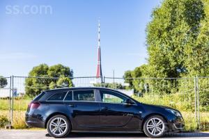 Black Opel Insignia 2013 in Riga, with an engine capacity of 2.00 L and mileage of 282 thousand km for 5990 €, photo 6 on AUTOMOTO.COM.LV