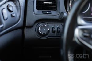 Black Opel Insignia 2013 in Riga, with an engine capacity of 2.00 L and mileage of 282 thousand km for 5990 €, photo 16 on AUTOMOTO.COM.LV