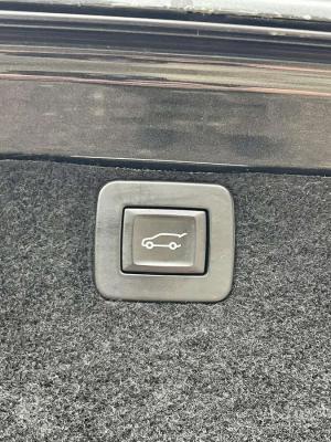 Melns Opel Insignia 2013 Telšiai, ar dzinēja tilpumu 1.96 L un nobraukumu 191 tūkst. km par 5999 €, foto 15 vietnē AUTOMOTO.COM.LV
