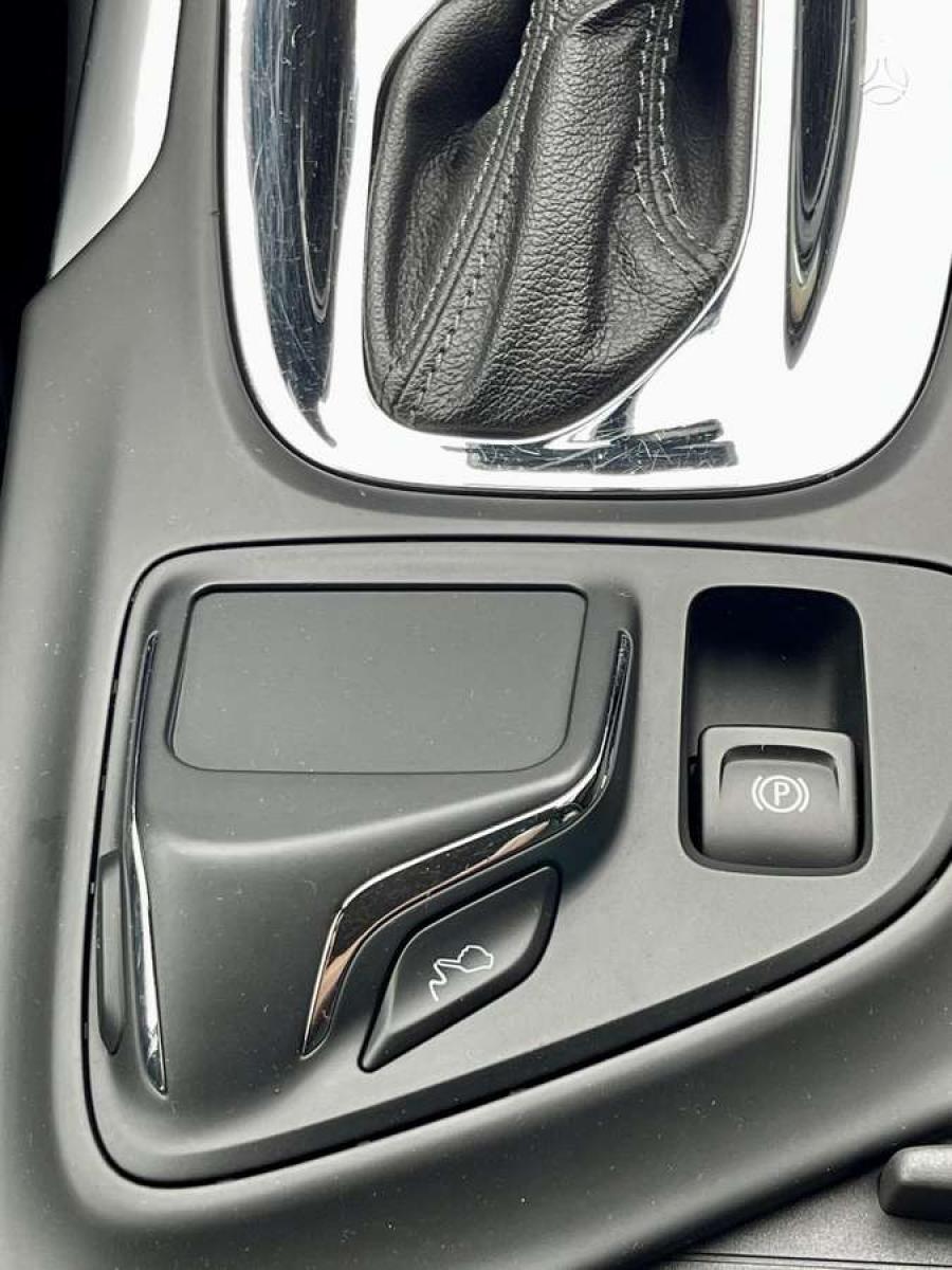 Melns Opel Insignia 2013 Telšiai, ar dzinēja tilpumu 1.96 L un nobraukumu 191 tūkst. km par 5999 €, foto 24 vietnē AUTOMOTO.COM.LV
