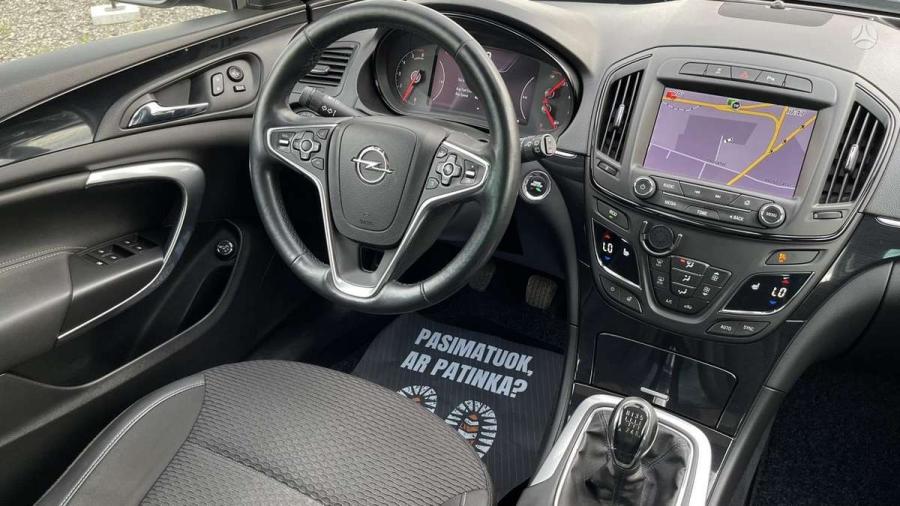 Black Opel Insignia 2013 in Marijampole, with an engine capacity of 1.96 L and mileage of 255 thousand km for 5290 €, photo 4 on AUTOMOTO.COM.LV