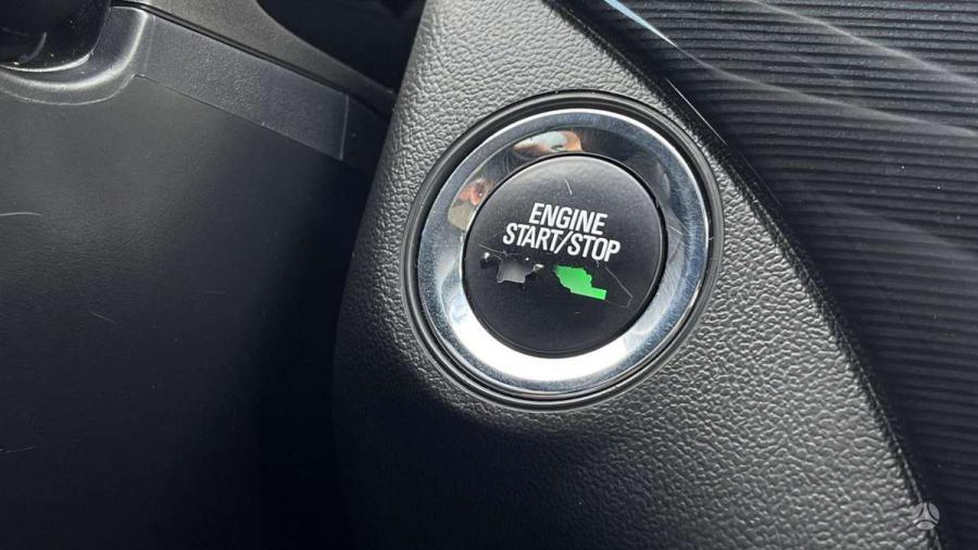Black Opel Insignia 2013 in Marijampole, with an engine capacity of 1.96 L and mileage of 255 thousand km for 5290 €, photo 10 on AUTOMOTO.COM.LV
