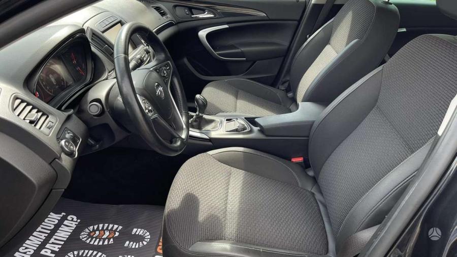 Black Opel Insignia 2013 in Marijampole, with an engine capacity of 1.96 L and mileage of 255 thousand km for 5290 €, photo 17 on AUTOMOTO.COM.LV