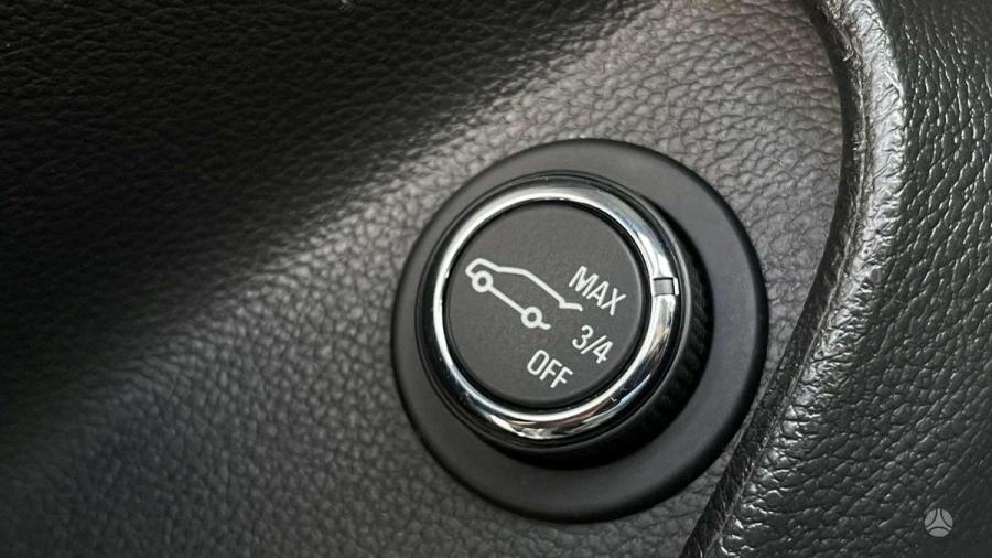 Black Opel Insignia 2013 in Marijampole, with an engine capacity of 1.96 L and mileage of 255 thousand km for 5290 €, photo 43 on AUTOMOTO.COM.LV