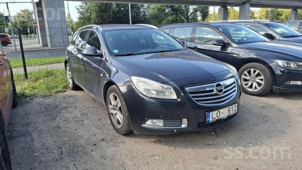 Melns Opel Insignia 2013 Rīga, ar dzinēja tilpumu 2.00 L un nobraukumu 312 tūkst. km par 1000 €, foto 1 vietnē AUTOMOTO.COM.LV