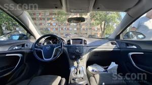 Black Opel Insignia 2013 in Riga, with an engine capacity of 2.00 L and mileage of 312 thousand km for 1000 €, photo 4 on AUTOMOTO.COM.LV