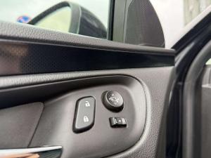 Melns Opel Insignia 2013 Viļņa, ar dzinēja tilpumu 1.96 L un nobraukumu 286 tūkst. km par 3950 €, foto 24 vietnē AUTOMOTO.COM.LV