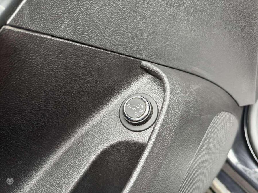 Melns Opel Insignia 2013 Viļņa, ar dzinēja tilpumu 1.96 L un nobraukumu 286 tūkst. km par 3950 €, foto 26 vietnē AUTOMOTO.COM.LV