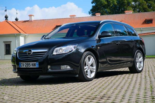 Black Opel Insignia 2013 in Kaunas, with an engine capacity of 2.00 L and mileage of 253 thousand km for 4500 €, photo 1 on AUTOMOTO.COM.LV