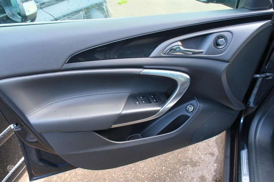 Black Opel Insignia 2013 in Kaunas, with an engine capacity of 2.00 L and mileage of 253 thousand km for 4500 €, photo 13 on AUTOMOTO.COM.LV