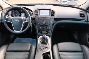 Black Opel Insignia 2013 in Kaunas, with an engine capacity of 2.00 L and mileage of 253 thousand km for 4500 €, photo 18 on AUTOMOTO.COM.LV