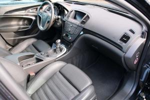 Black Opel Insignia 2013 in Kaunas, with an engine capacity of 2.00 L and mileage of 253 thousand km for 4500 €, photo 21 on AUTOMOTO.COM.LV