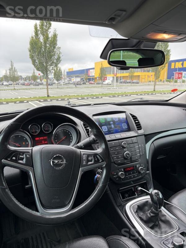 Black Opel Insignia 2013 in Riga, with an engine capacity of 2.00 L and mileage of 373 thousand km for 1600 €, photo 7 on AUTOMOTO.COM.LV