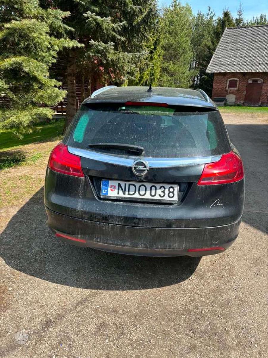 Black Opel Insignia 2013 in Silute, with an engine capacity of 1.96 L and mileage of 280 thousand km for 3000 €, photo 1 on AUTOMOTO.COM.LV