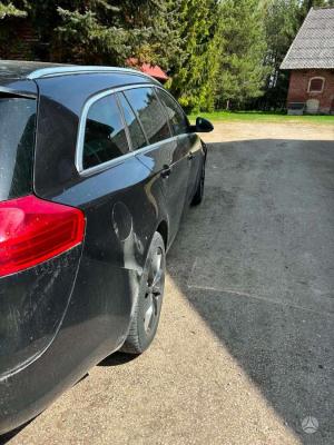 Black Opel Insignia 2013 in Silute, with an engine capacity of 1.96 L and mileage of 280 thousand km for 3000 €, photo 3 on AUTOMOTO.COM.LV