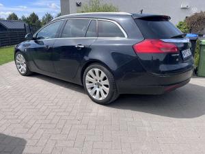 Black Opel Insignia 2013 in Vilnius, with an engine capacity of 2.00 L and mileage of 336 thousand km for 4500 €, photo 4 on AUTOMOTO.COM.LV
