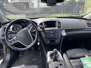 Black Opel Insignia 2013 in Vilnius, with an engine capacity of 2.00 L and mileage of 336 thousand km for 4500 €, photo 6 on AUTOMOTO.COM.LV