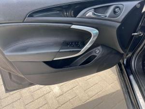 Black Opel Insignia 2013 in Vilnius, with an engine capacity of 2.00 L and mileage of 336 thousand km for 4500 €, photo 7 on AUTOMOTO.COM.LV