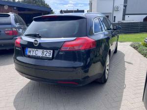 Black Opel Insignia 2013 in Vilnius, with an engine capacity of 2.00 L and mileage of 336 thousand km for 4500 €, photo 8 on AUTOMOTO.COM.LV